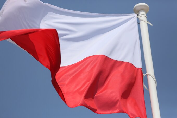 Polska flaga. Jaka jest prawidłowa? Flaga, bandera, chorągiew. Różnice
