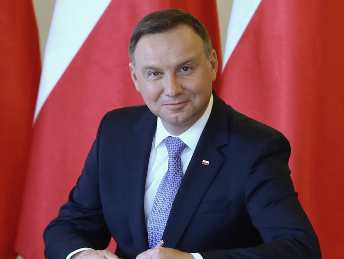 Duda wręczył Nawrockiemu prezent. To książka prezydenta