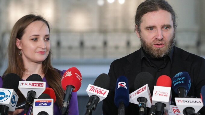 Cenzura, mowa nienawiści. Tak głosowały poszczególne kluby