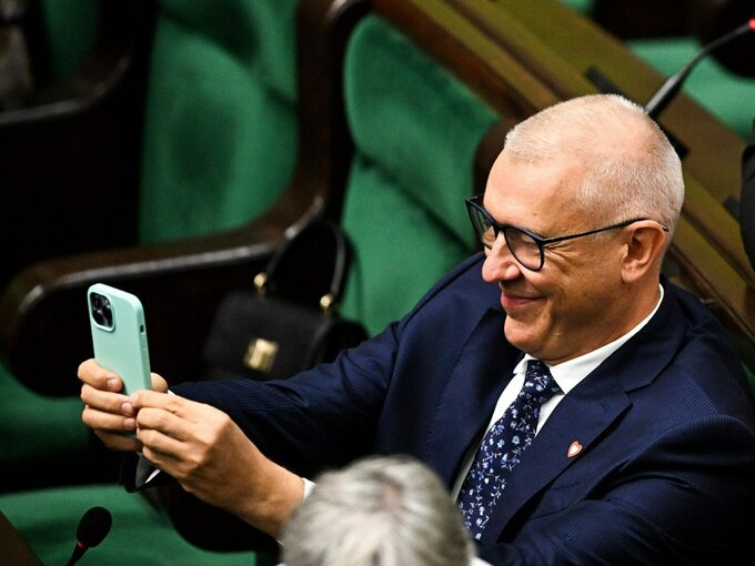 "Zamach stanu". I prezes SN przesłuchana. Manowska ujawnia