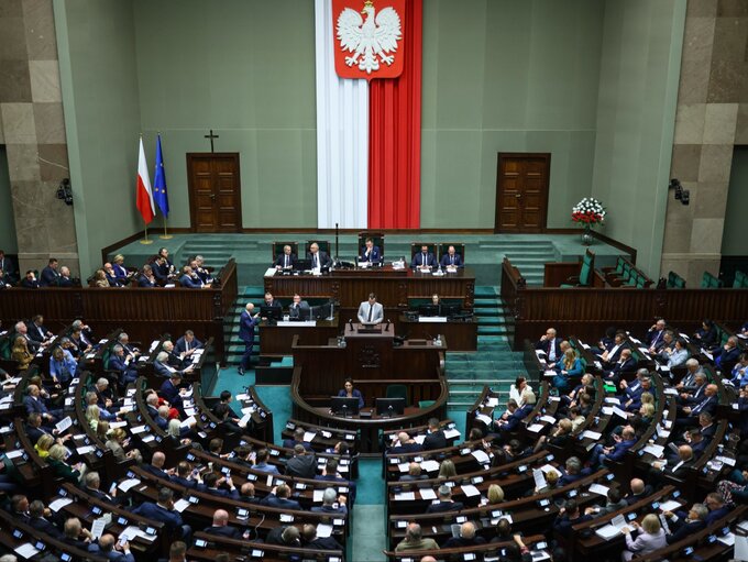 Nowy sondaż partyjny OGB. Zaskakujące wyniki