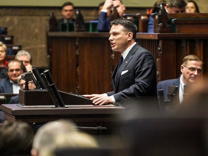 Sondaż: Trzaskowski pierwszy, Mentzen i Hołownia przed Nawrockim