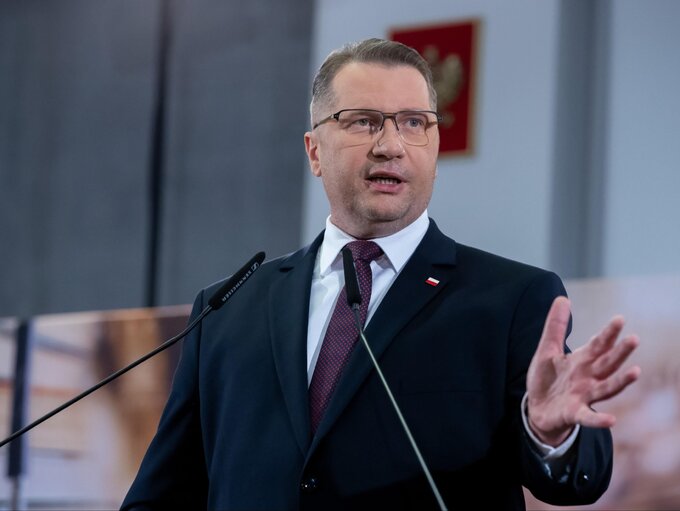 Sasin zapytany o sondaże. "Dajmy spokój"