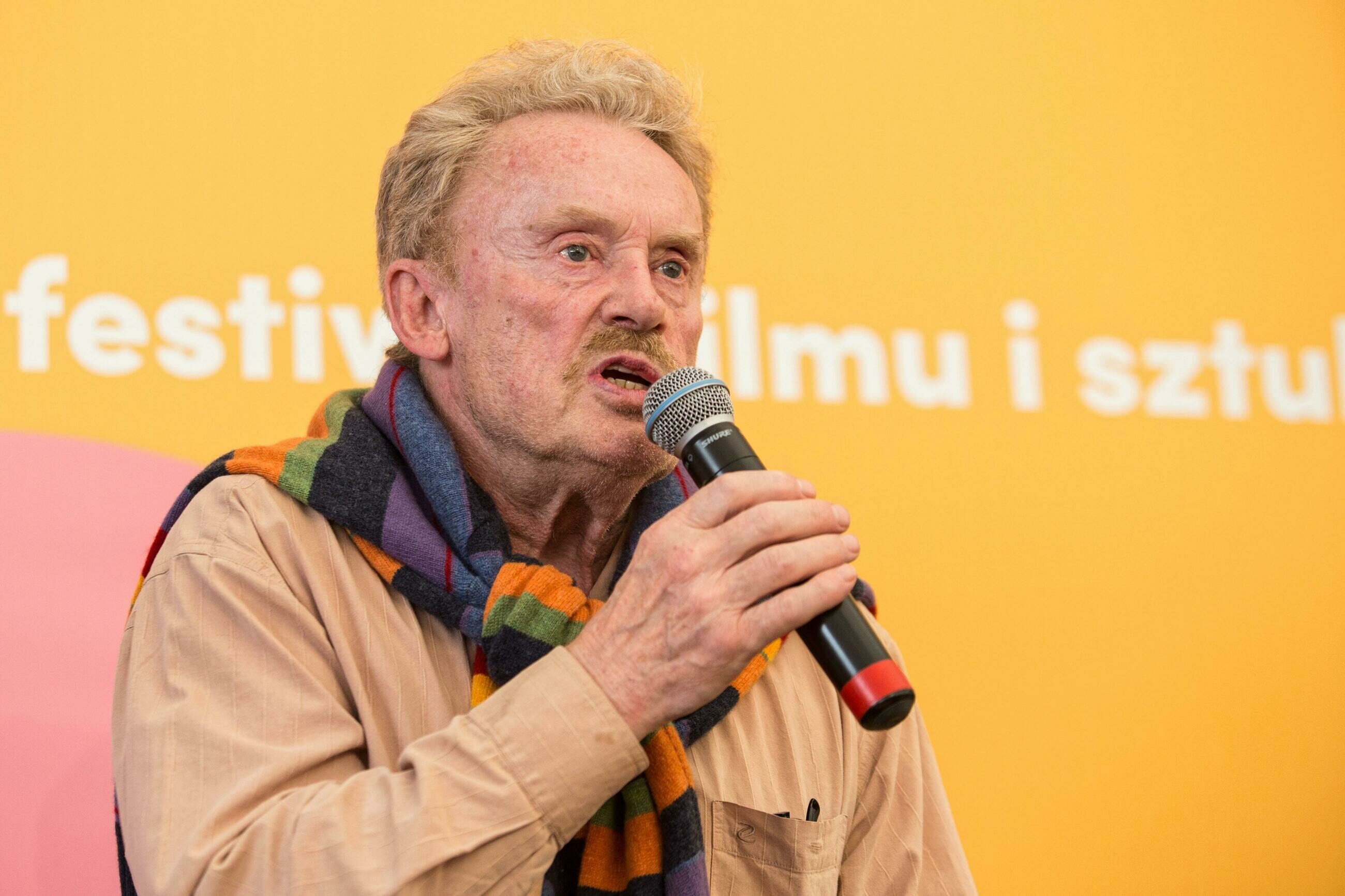 Olbrychski wściekły na Olejnik. "Pamiętamy, tak było w Chinach"