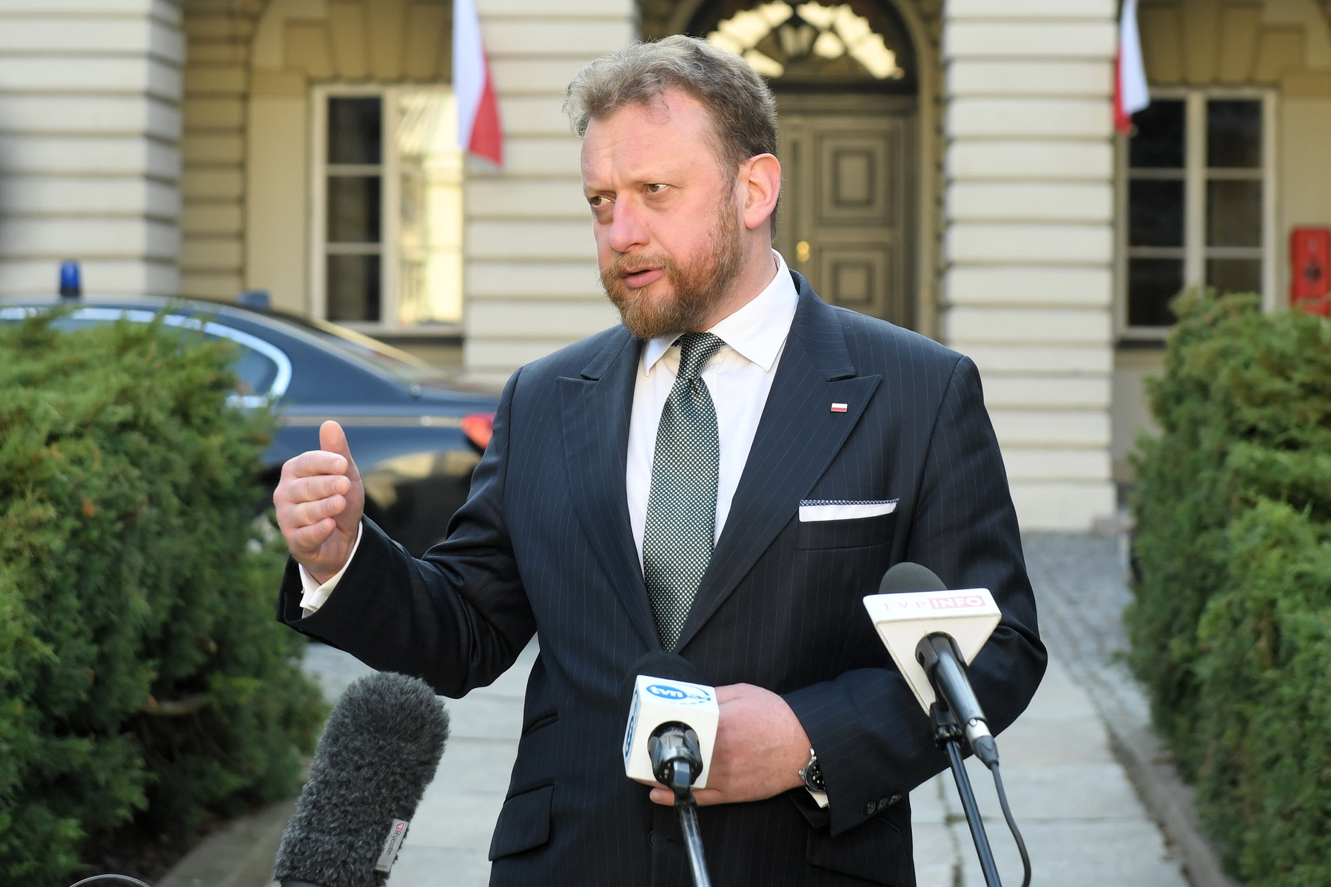 Szumowski: w tym tygodniu rozdysponujemy 20 mln maseczek